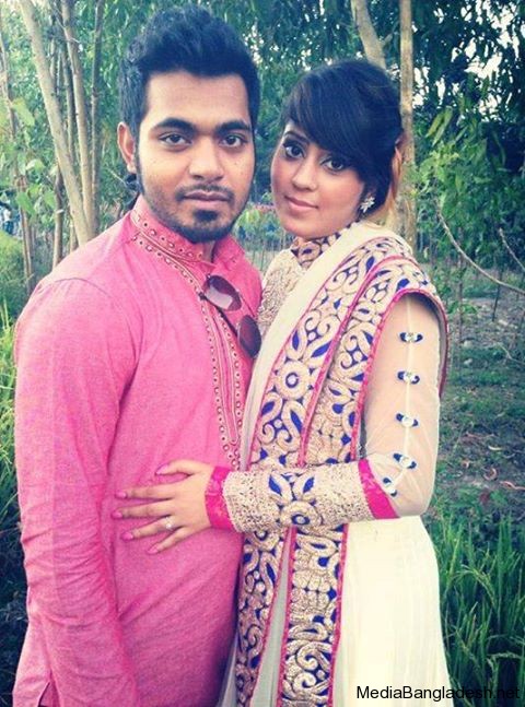 Arfin Rumey And His Wife Kamrunnesa
